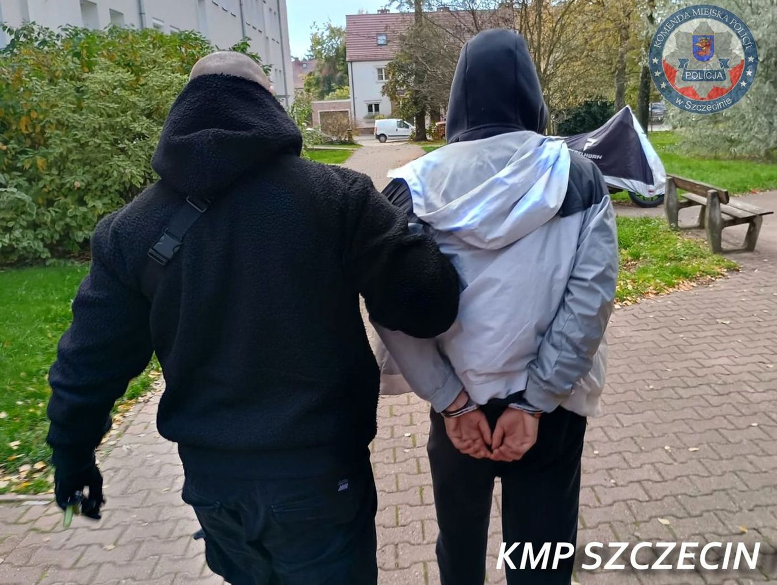 17-latek napadł na 13-latka w autobusie miejskim. Zmusił go do oddania ...