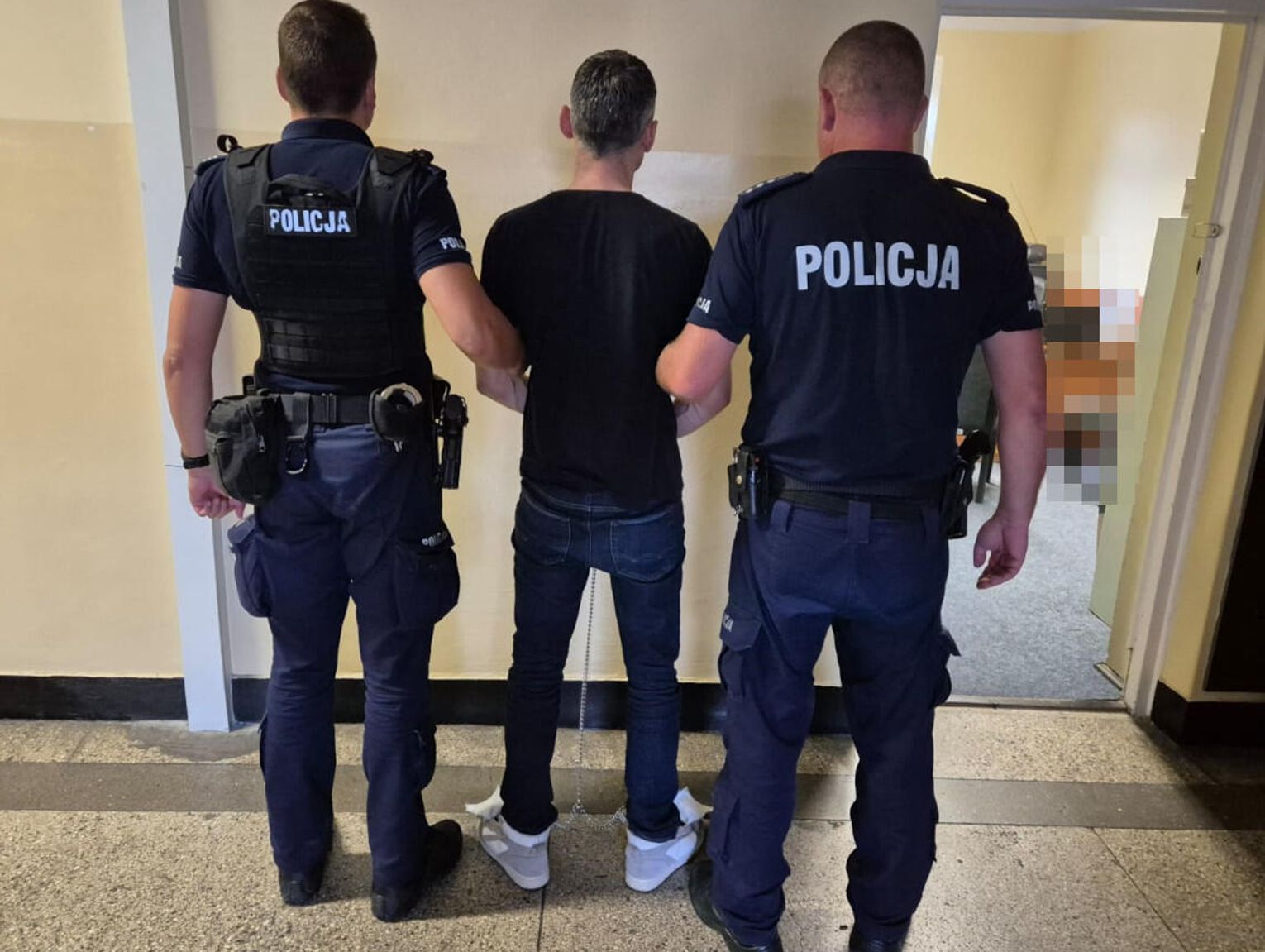 42-letni Gruzin zatrzymany za groźby nożem pod adresem ochroniarza ...