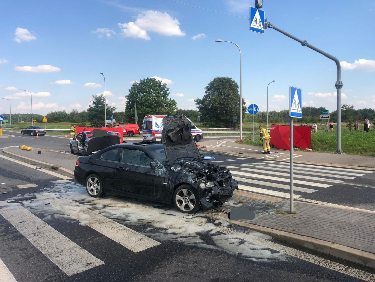 77-letni kierowca opla wymusił pierwszeństwo na BMW. W wypadku zginęły ...