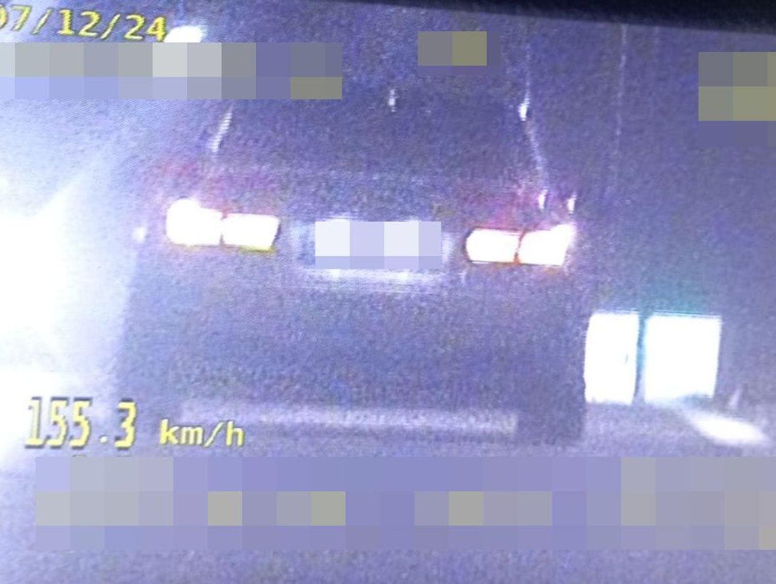 BMW pędziło przez miasto z prędkością 155 km/h. Za kierownicą siedziała ... BMW pędziło przez miasto z prędkością 155 km/h. Za kierownicą siedziała ...