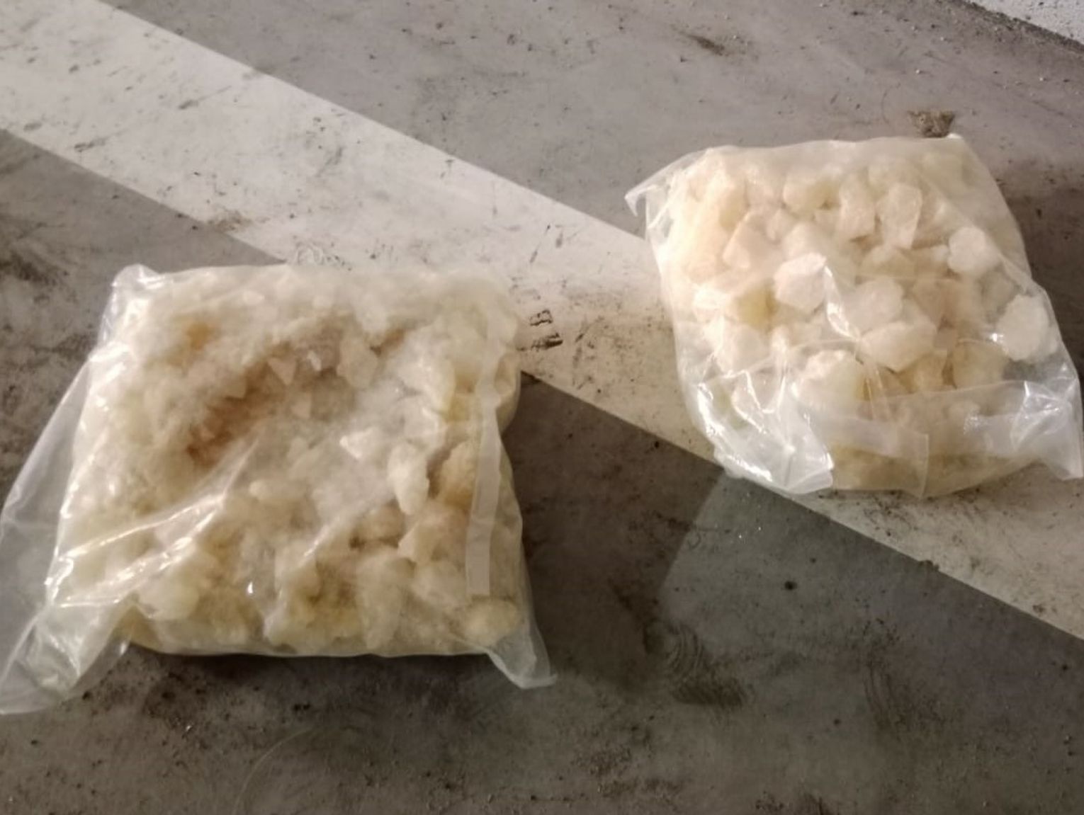 Kibol wpadł na mieście z kopertą pełną kasy. Wjechali mu do domu i ...