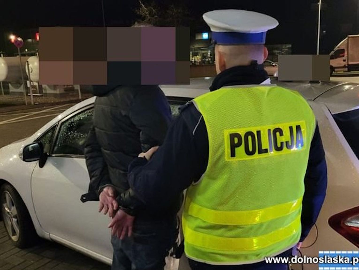Pijany dziękował policjantom za to, że go złapali. Był zdziwiony, że ...