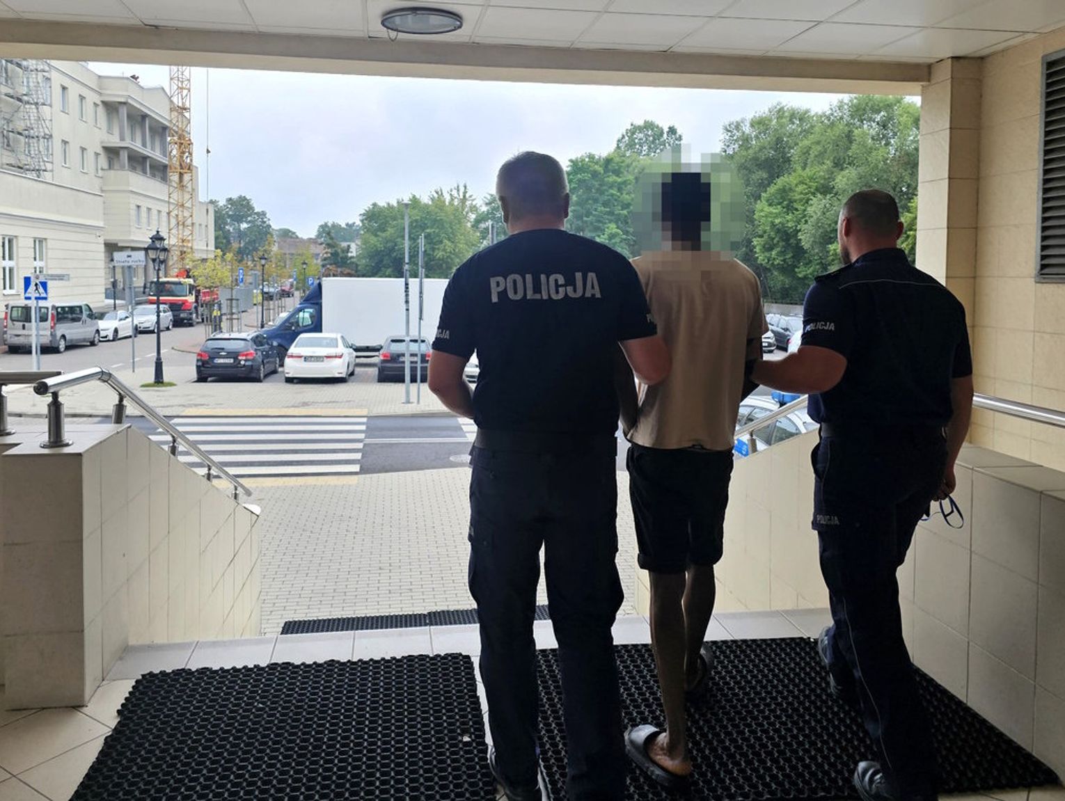 Pijany Nigeryjczyk bez prawa jazdy spowodował kolizję. Okazało się, że przebywa w Polsce nielegalnie