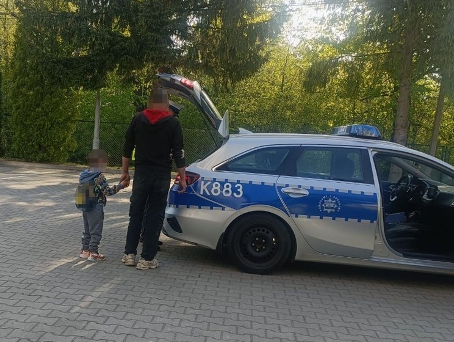 Pijany ojciec wiózł 4-letniego syna do przedszkola. Od razu przyznał się, że "jest wczorajszy"