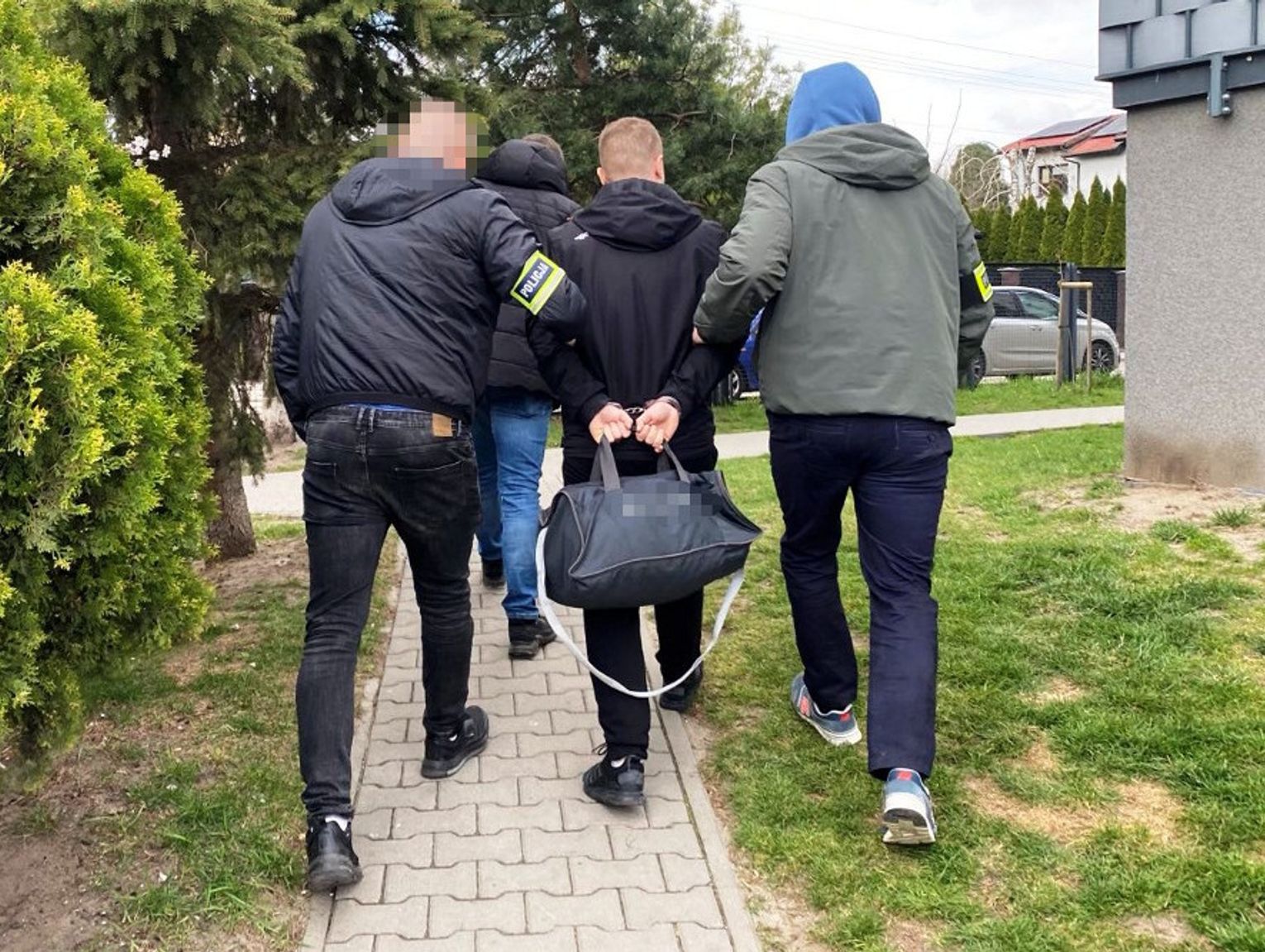Ścigany listem gończym 30-latek namierzony przez policję. Usłyszy ...