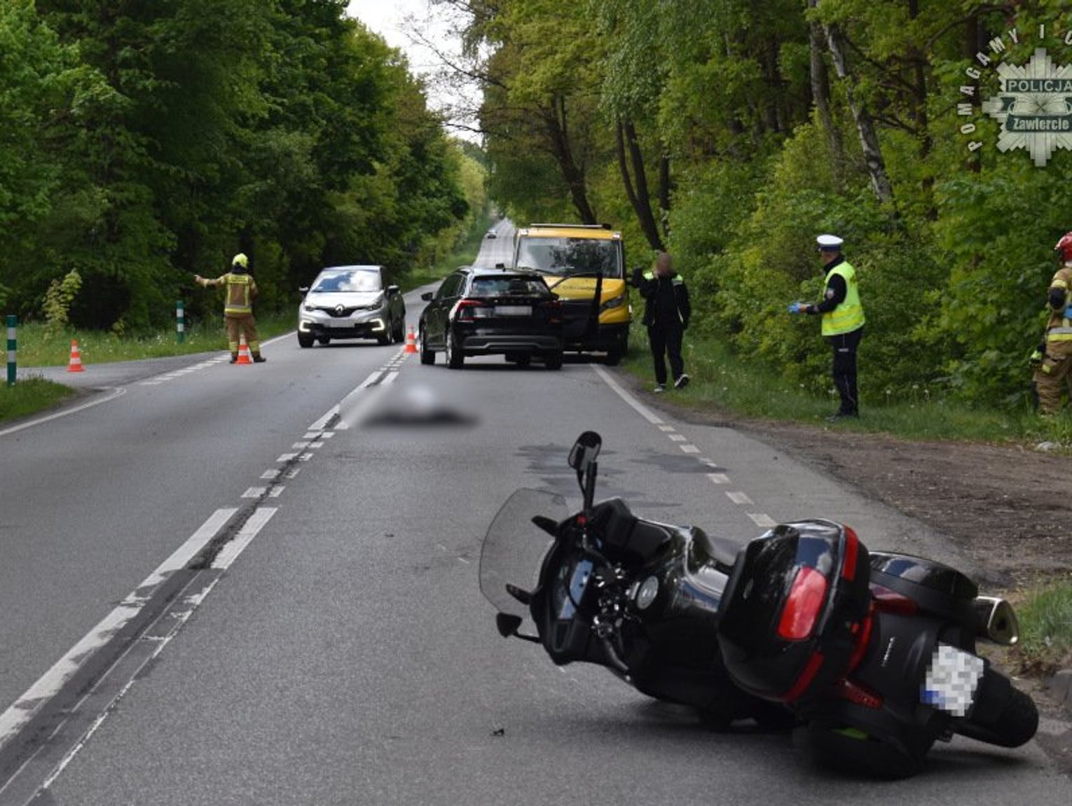 Tragiczny wypadek motocyklisty na Śląsku. Po gwałtownym hamowaniu zderzył się z osobówką