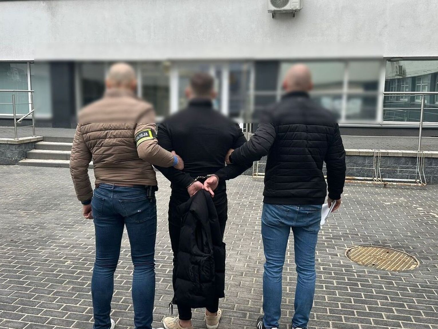 Uwodzili kobiety, a potem zmuszali je do prostytuowania się. Uderzenie ...