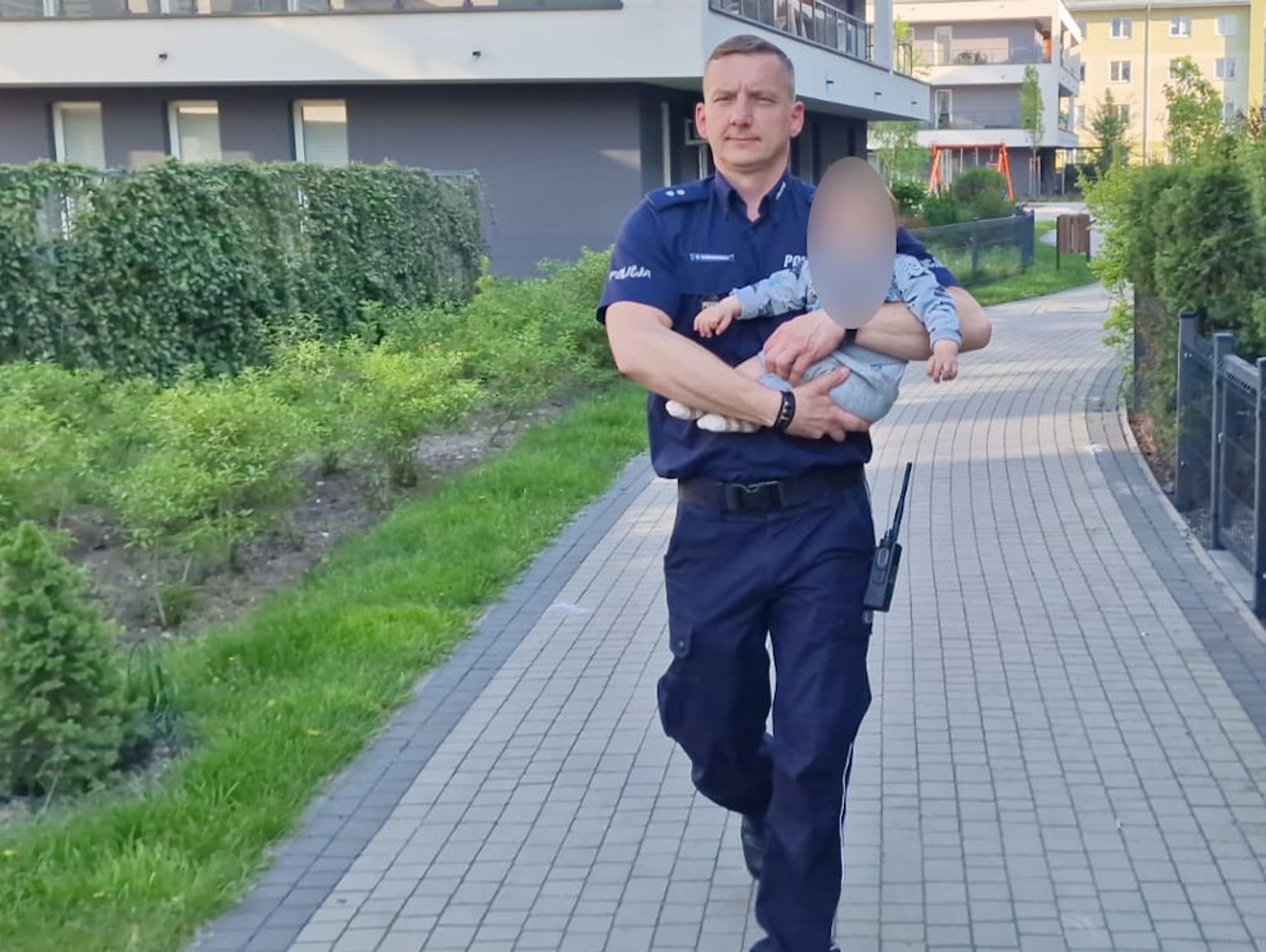 Zostawiła w domu roczne dziecko i pijana pojechała na zakupy. Policjanci zatrzymali 35-latkę