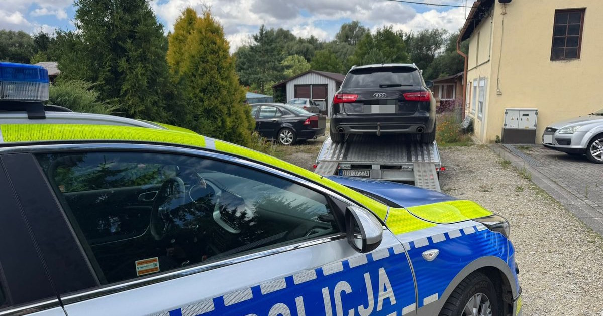 Na oczach policjantów wyprzedził na podwójnej ciągłej. 36-latek kierował audi mimo czterech zakazów